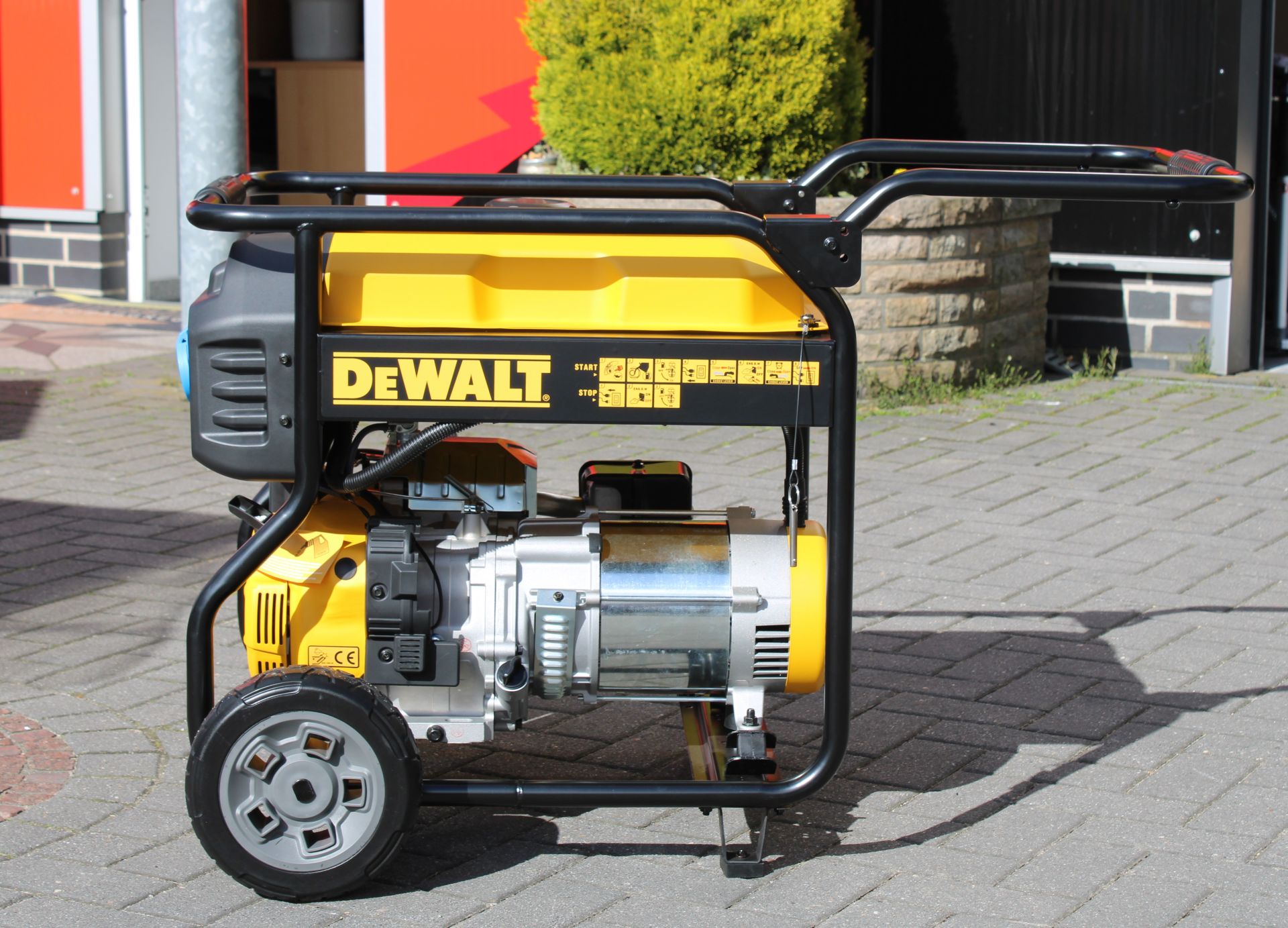 DeWalt Stromerzeuger | 6,5 kW Benziner | DXGNP65E Stromaggregat | Top ...