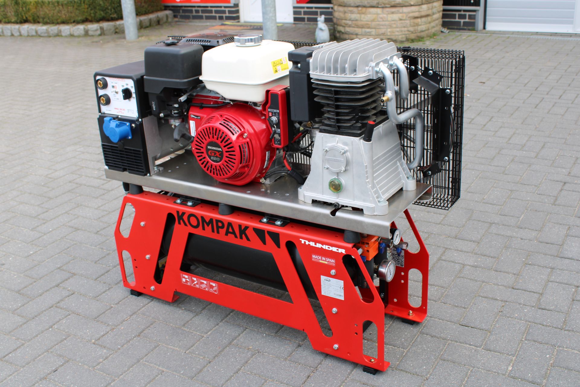 Ademax Druckluft-Kompressor 200 bar | Stromaggregat 3,5 kVA Benzin ...
