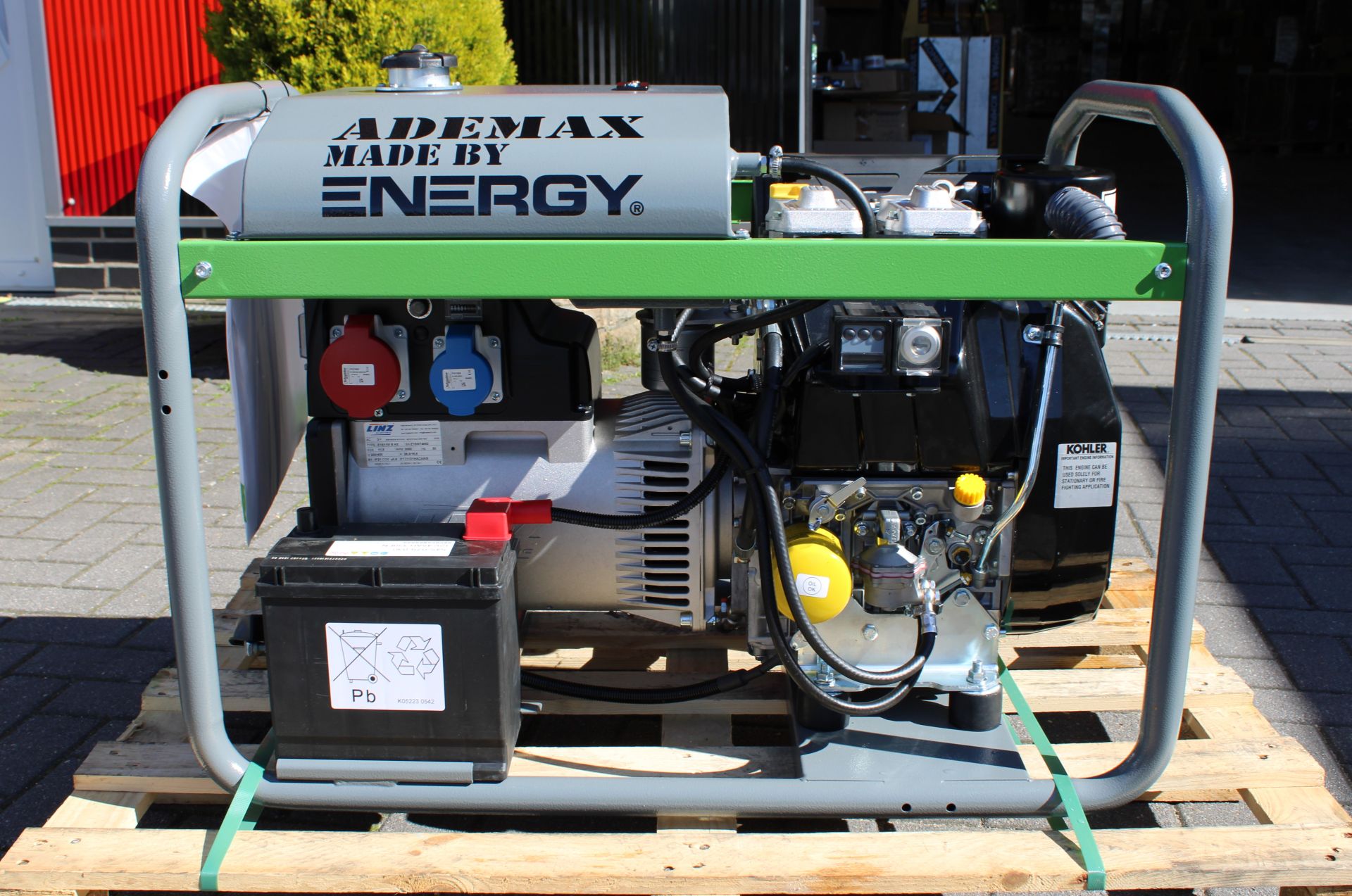 Stromgenerator von ENERGY | 12,2 kVA Diesel Generator mit 230 V & 400 V ...